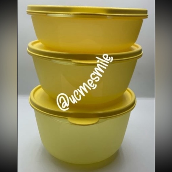 Tupperware | Kitchen | Tupperware Set Of 3 Crystalwave Round Microwave ...